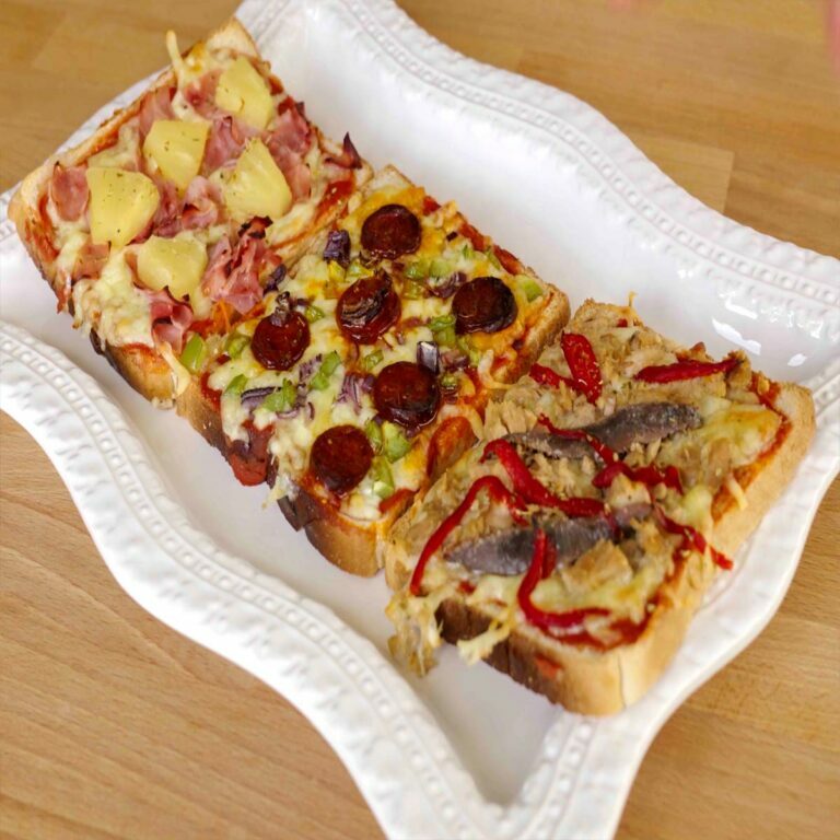 Pizza Toast {Easy & Quick} (With Video)