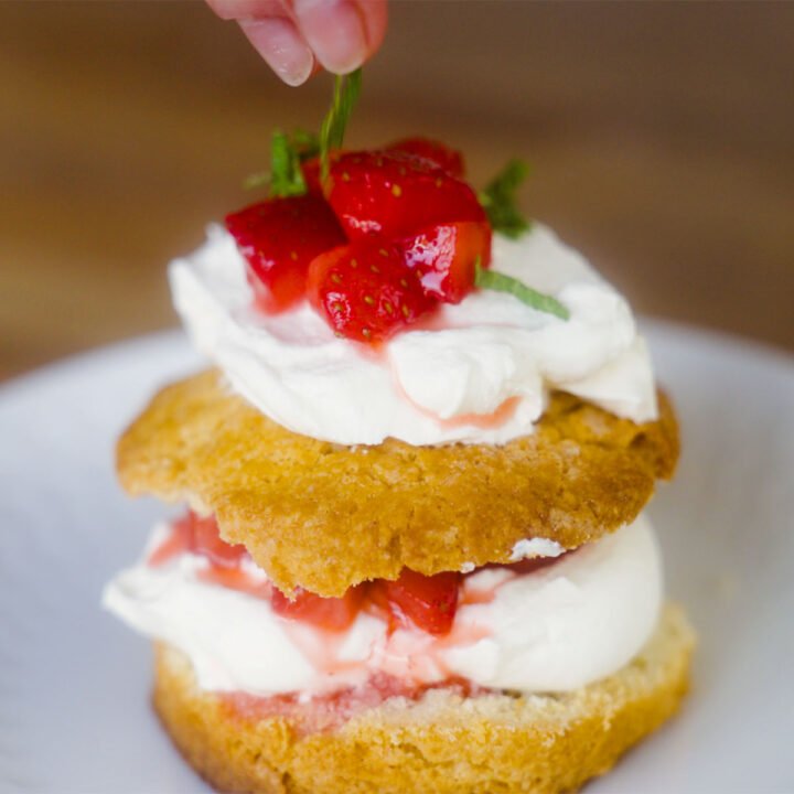 Strawberry Shortcake Recipe (with VIDEO)