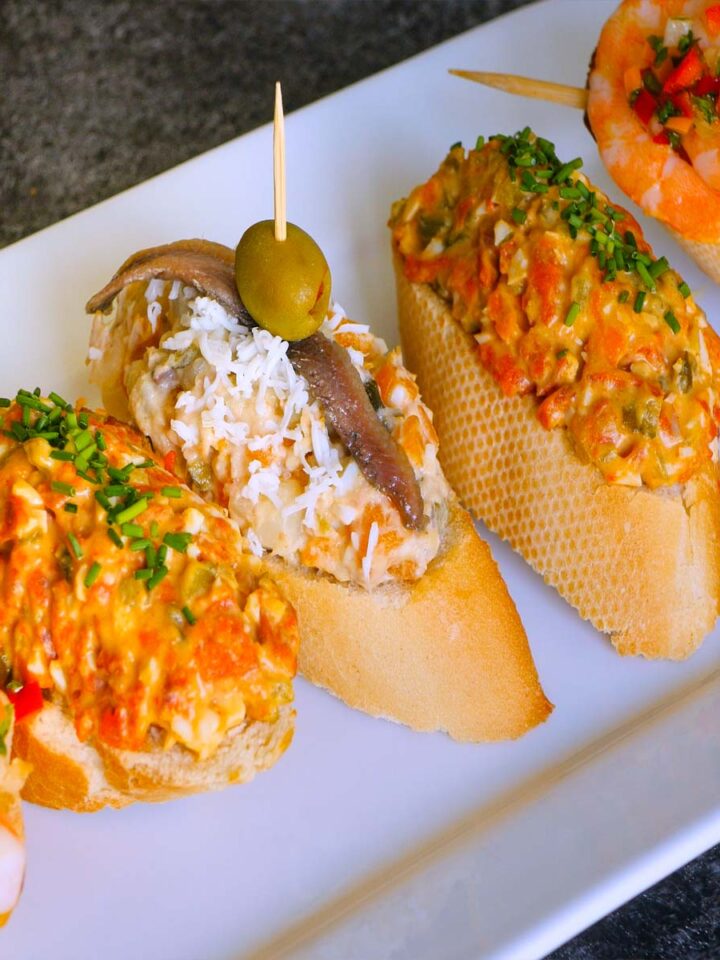 Pinchos de Pollo (Chicken Skewers)