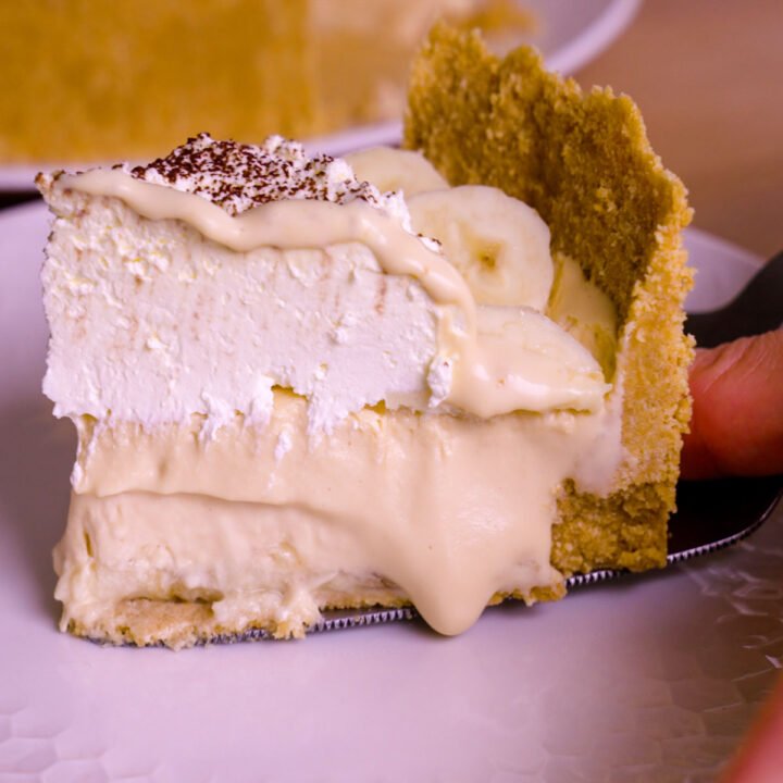 Banoffee Pie: A Rich Dessert Combination of Bananas and Toffee!