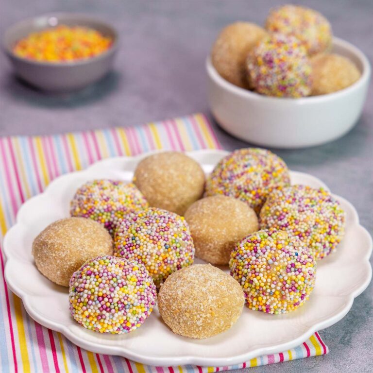 Cheesecake Balls {No-Bake} (with VIDEO)