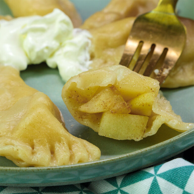 Apple Pierogi (with VIDEO) - Vargasavour Recipes