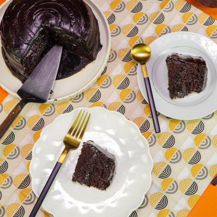 Moist Chocolate Banana Cake (Easy, Rich & Bakery-Style)
