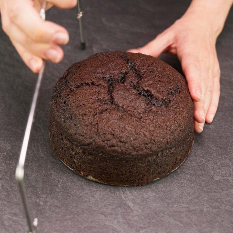 How to Cut a Cake into Layers (With Video)