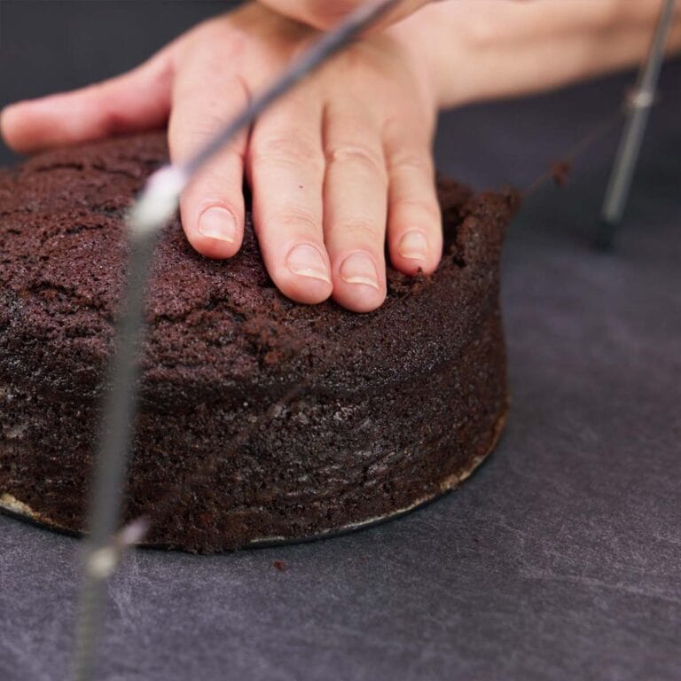 How to Cut a Cake into Even Layers (Step-by-Step Guide)