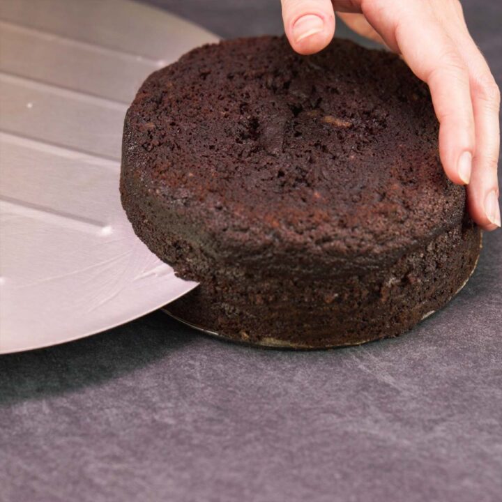 How to Cut a Cake into Even Layers (Step-by-Step Guide)