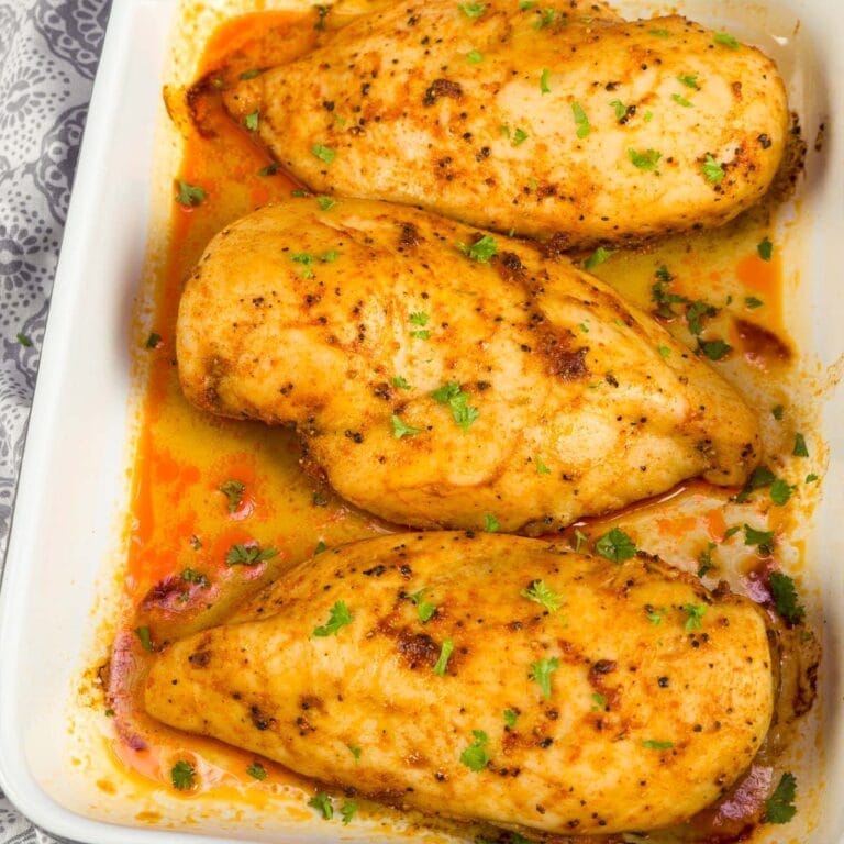 Baked Chicken Breast (Juicy & Easy) {with VIDEO} - Vargasavour Recipes