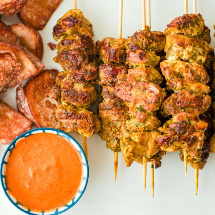 Pinchos de Pollo (Spanish Chicken Skewers) {Juicy} (with VIDEO)
