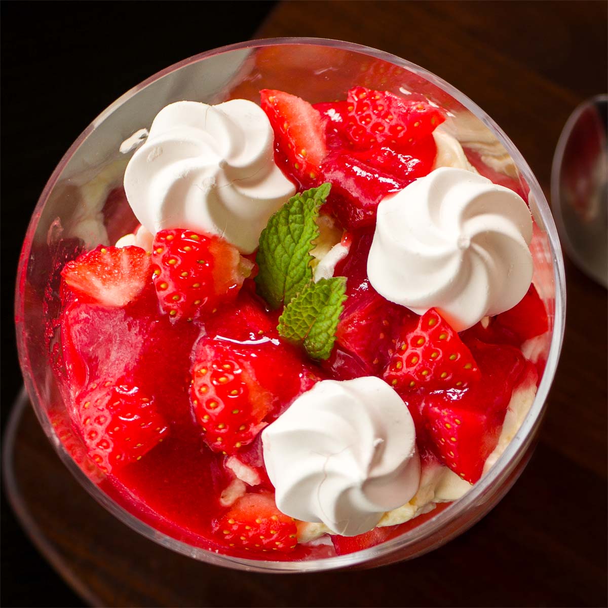 Eton Mess Recipe (Easy & No-Bake)