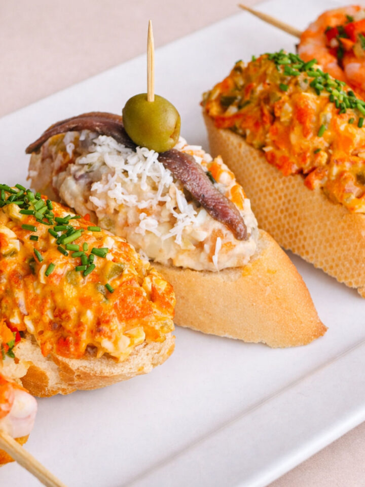 Pinchos de Pollo (Chicken Skewers)